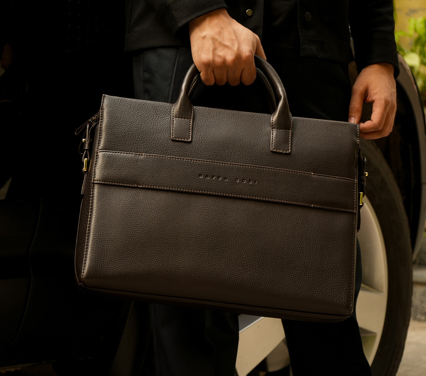 Buy Voyager Laptop Bag | Leather Laptop Bag Online – Nappa Dori Global