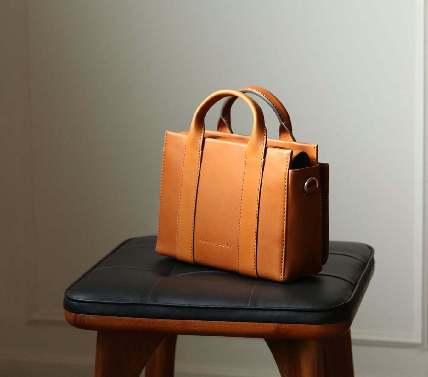 MINI VOYAGER – Nappa Dori Global